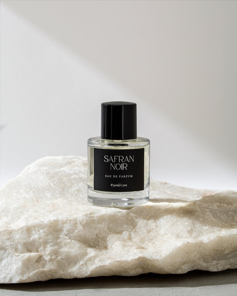 Safran Noir EDP - Luxury Woody Zesty Fragrance | ROCI